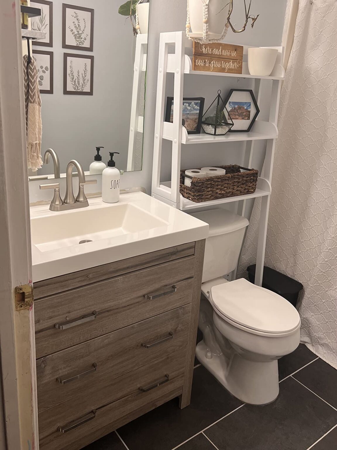 19 Stunning Small Bathroom Wall Decor Ideas You Need to See - Addicted ...