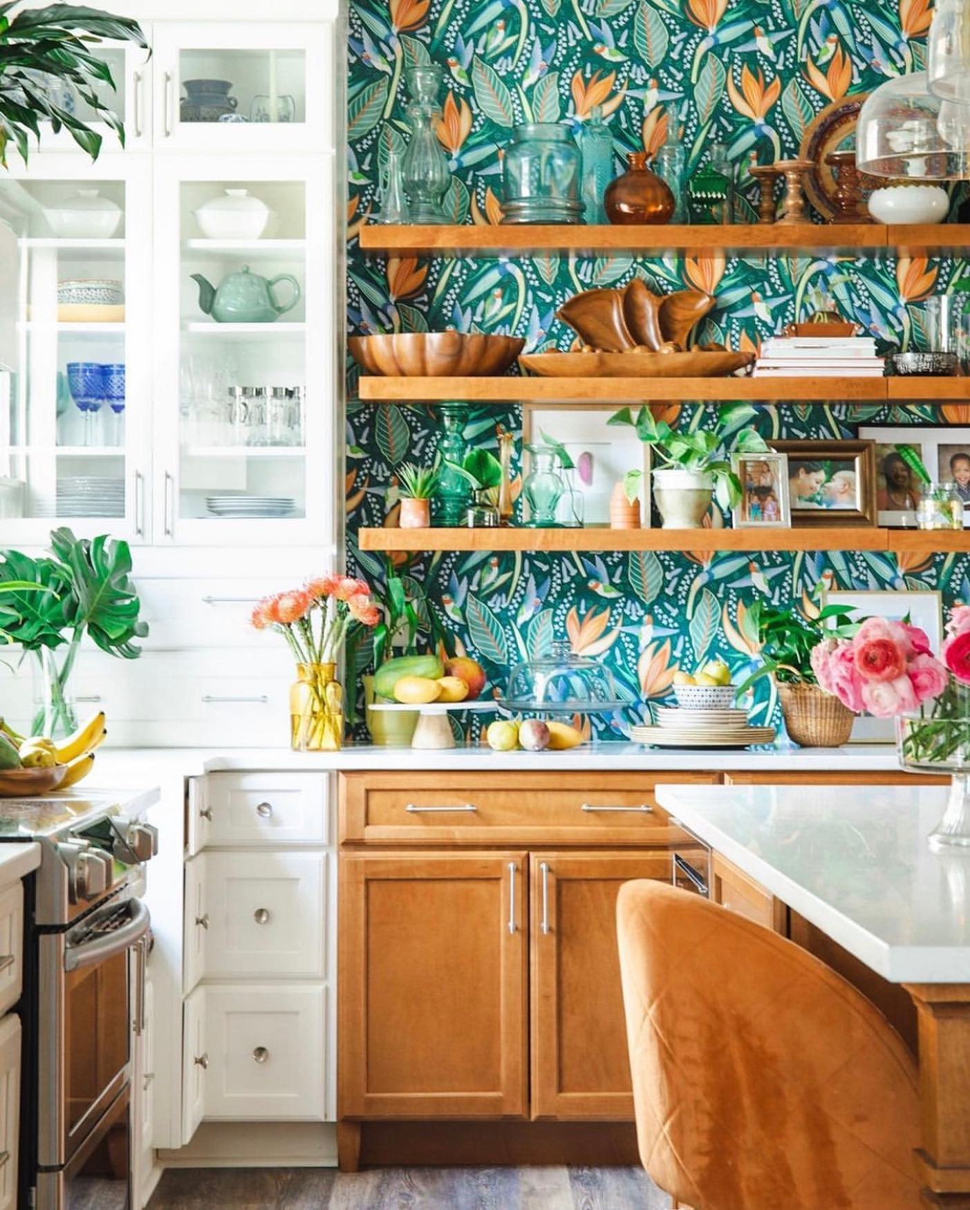 30 Trendy Kitchen Wallpaper Ideas for a Fresh New Look - Addicted To ...