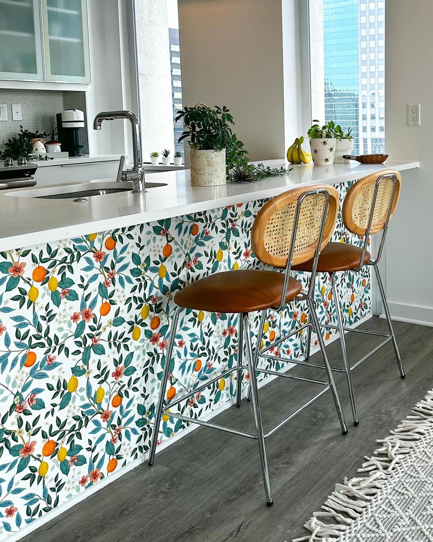 30 Trendy Kitchen Wallpaper Ideas for a Fresh New Look - Addicted To ...