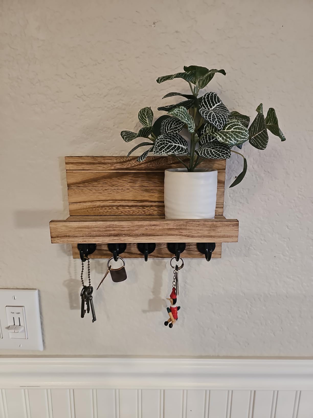 19 Entryway Key Holder Ideas to Keep Your Home Organized - Addicted To ...