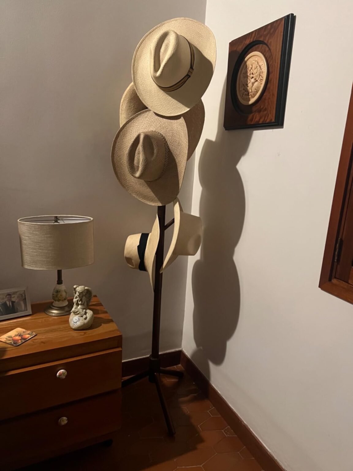 19 Clever Hat Storage Ideas to Keep Your Hats Tidy - Addicted To ...