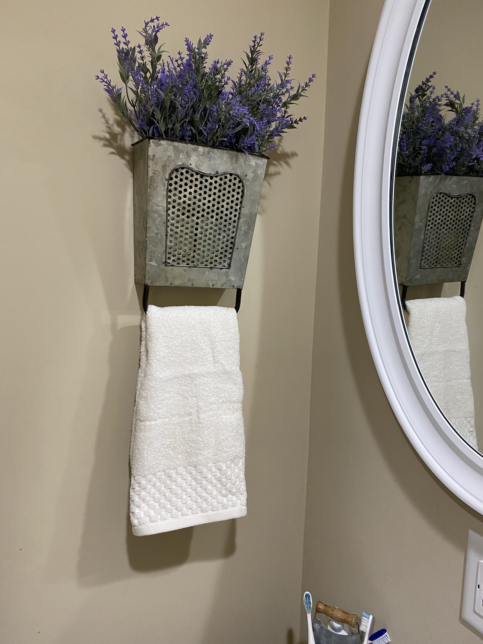 25 Stylish Bathroom Towel Rack Ideas to Enhance Your Space - Addicted ...