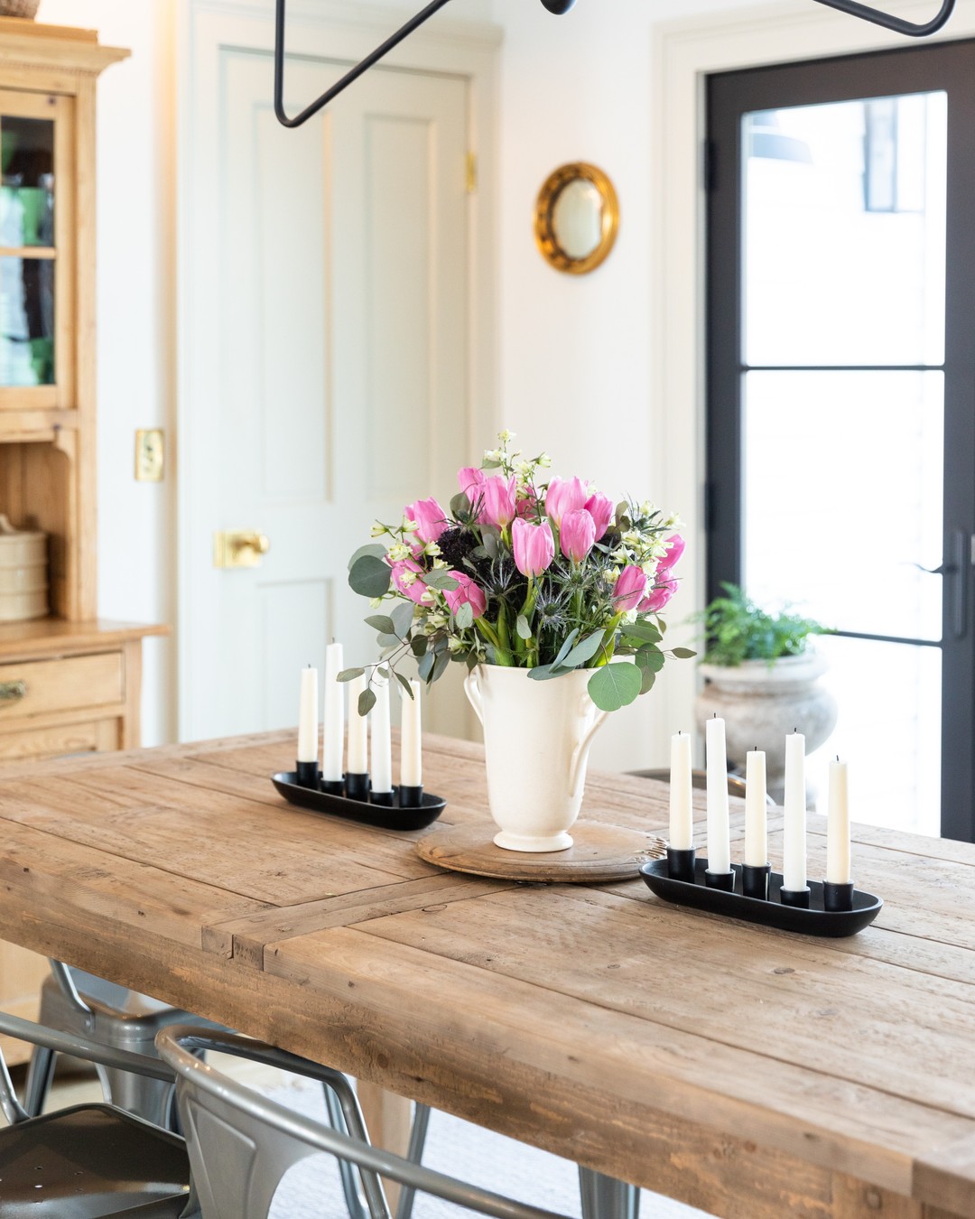 21 Trendy Dining Room Table Decor Ideas for a Fresh Look - Addicted To ...