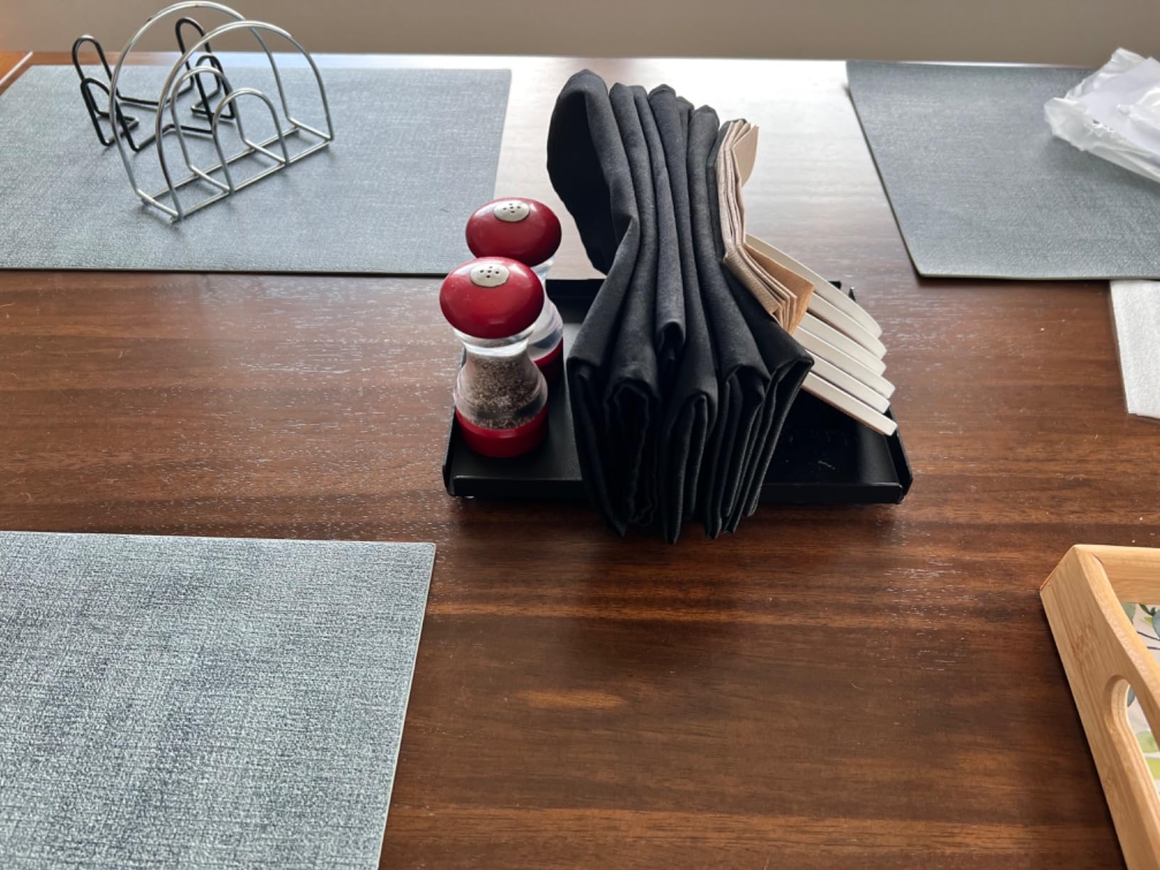 21 Trendy Dining Room Table Decor Ideas for a Fresh Look - Addicted To ...