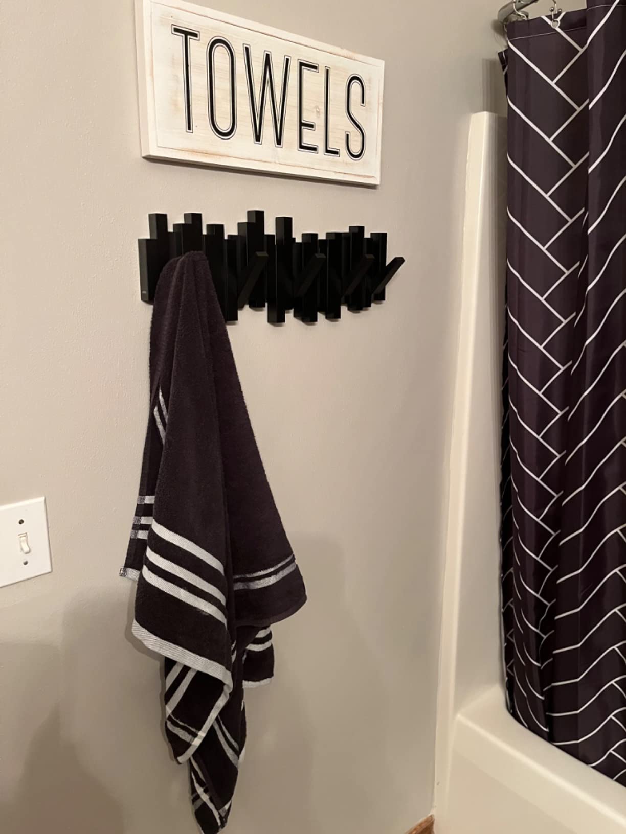 25 Stylish Bathroom Towel Rack Ideas to Enhance Your Space - Addicted ...