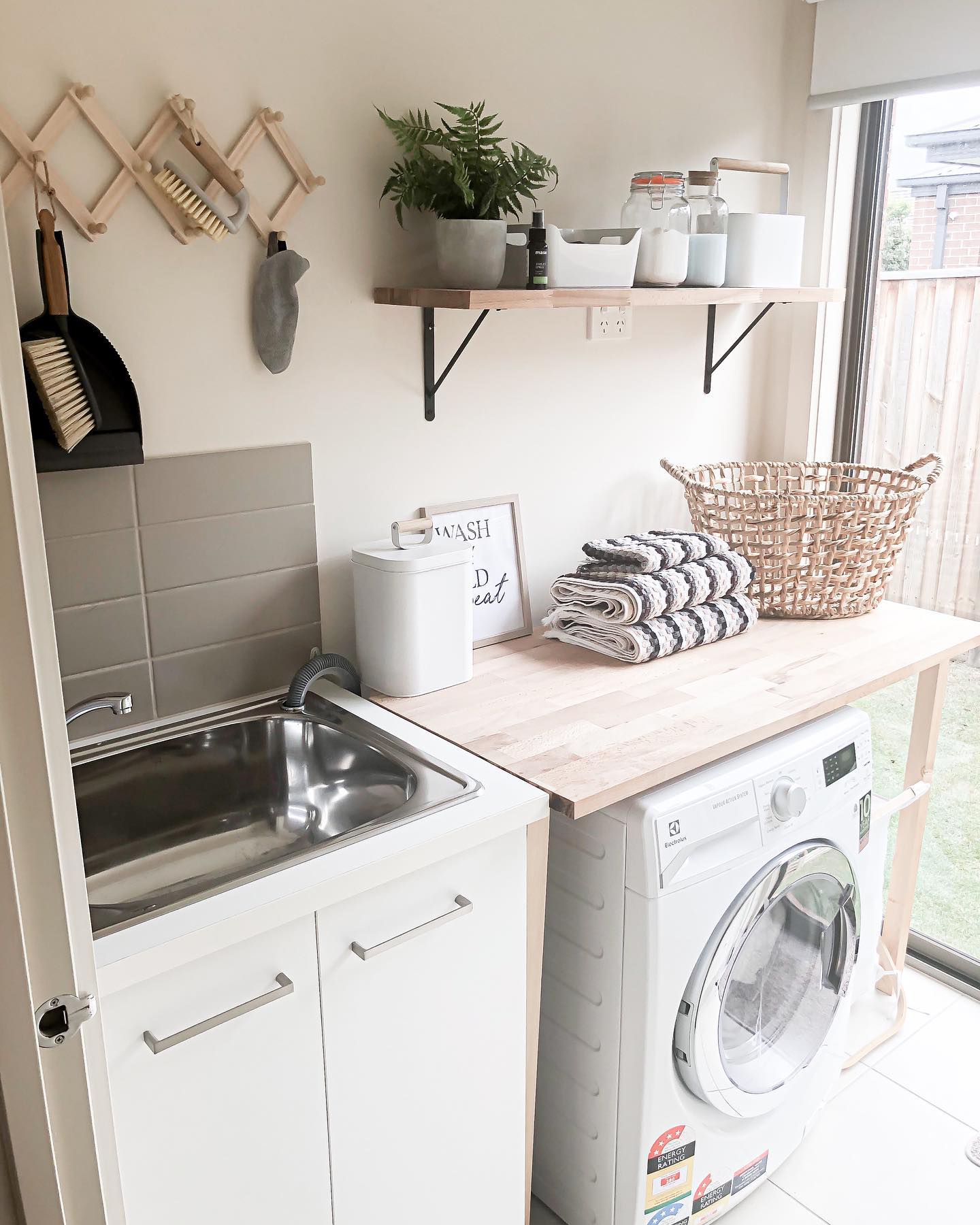 44 Smart Small Laundry Room Ideas to Elevate Your Space - Addicted To ...