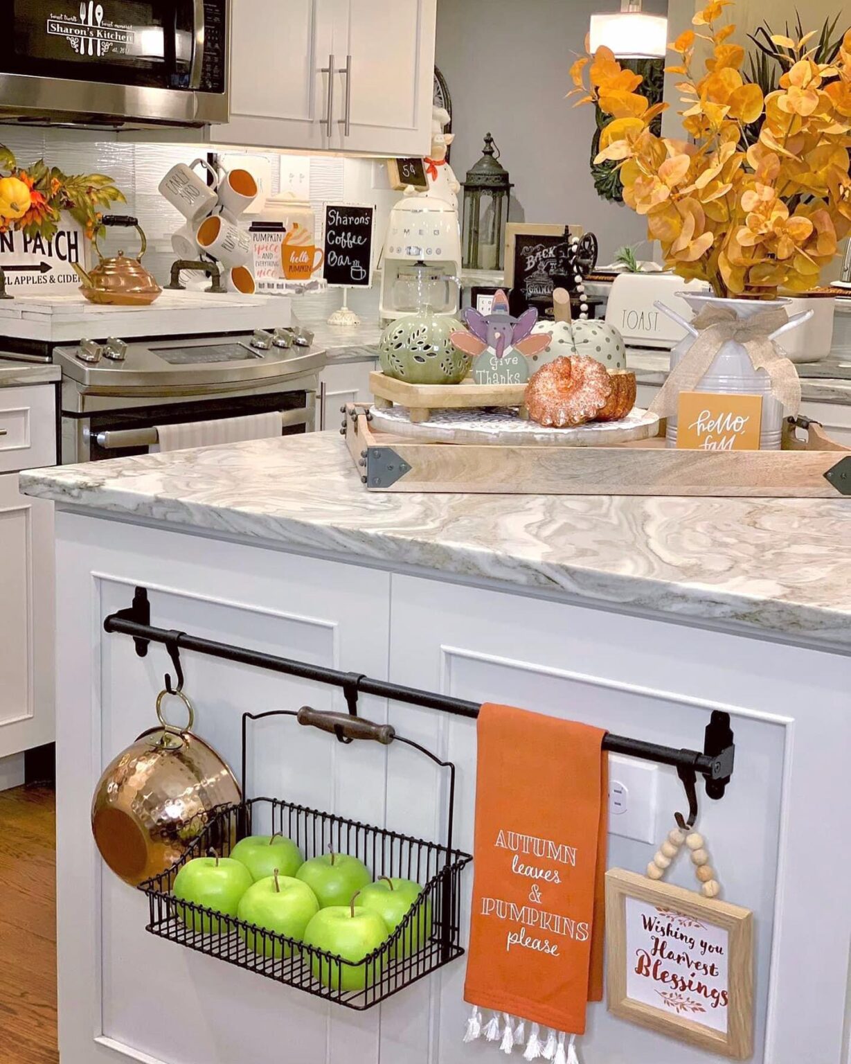 47 Inspiring Fall Kitchen Decor Ideas to Try This Season - Addicted To ...
