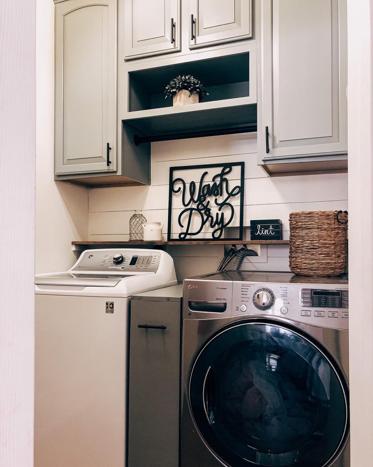 44 Smart Small Laundry Room Ideas to Elevate Your Space - Addicted To ...