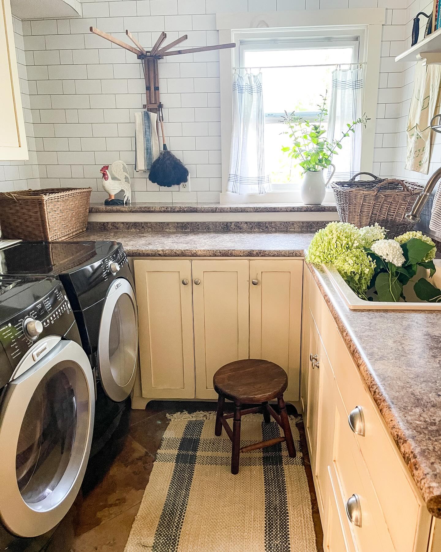 44 Smart Small Laundry Room Ideas to Elevate Your Space - Addicted To ...