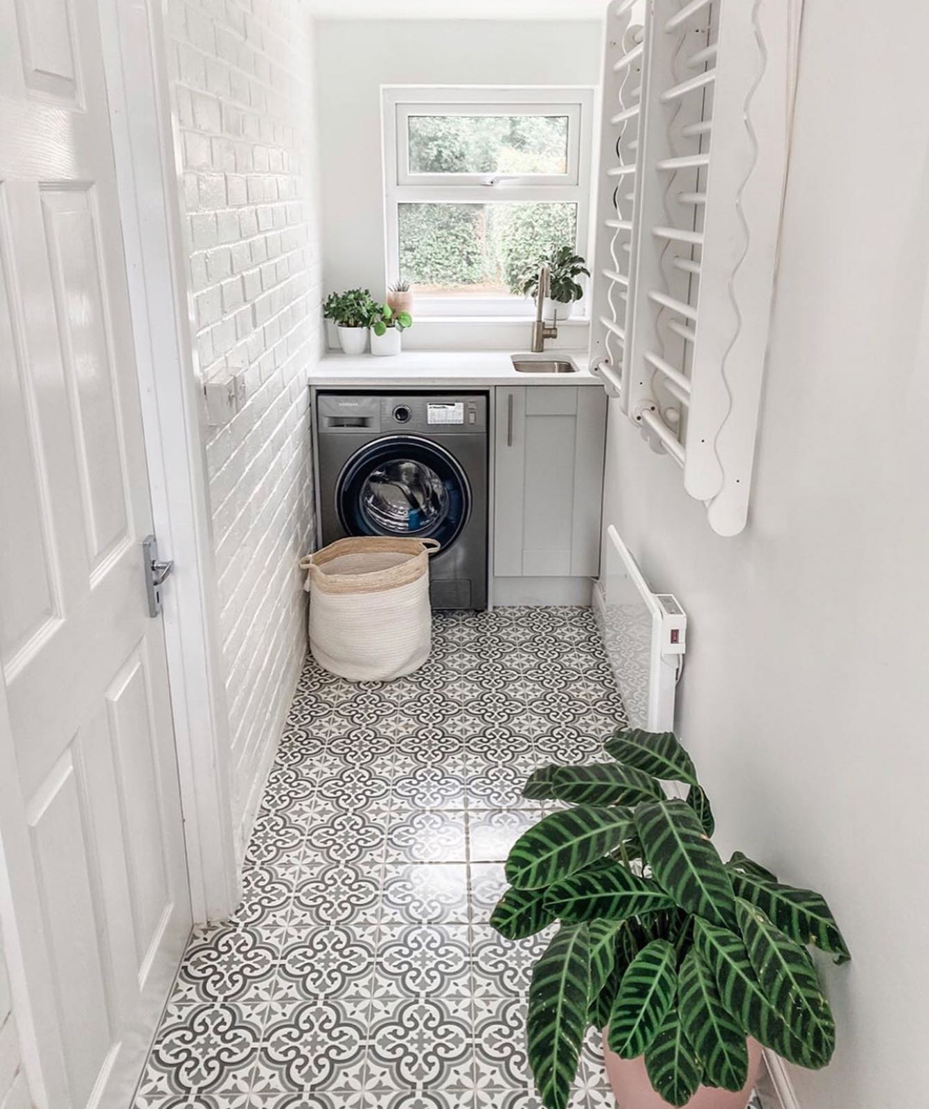 44 Smart Small Laundry Room Ideas to Elevate Your Space - Addicted To ...
