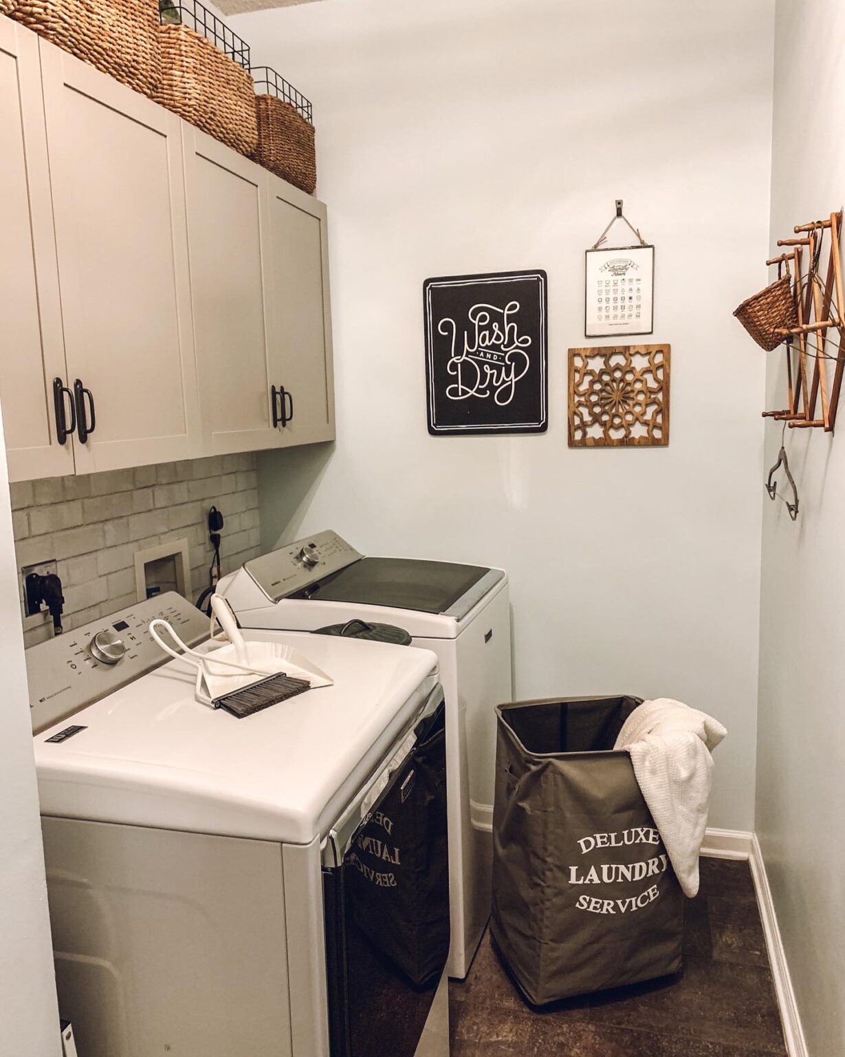 44 Smart Small Laundry Room Ideas to Elevate Your Space - Addicted To ...