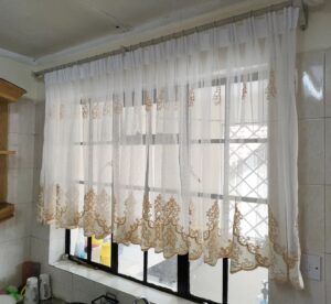 30 Gorgeous Kitchen Window Curtain Ideas to Elevate Your Decor ...