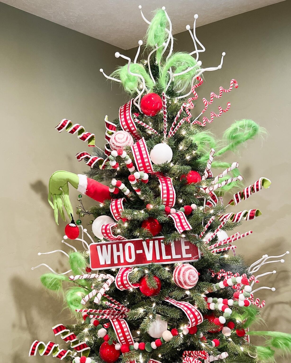 35 Playful Grinch Christmas Tree Ideas for 2024 - Addicted To Organization