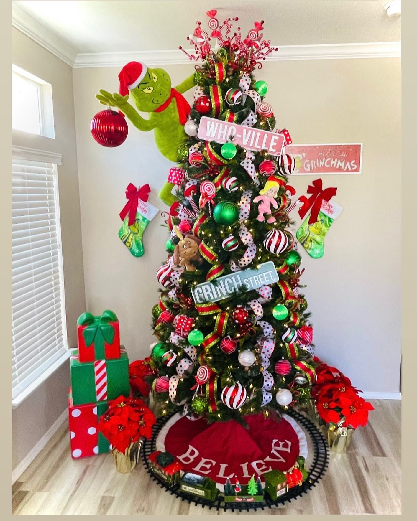 35 Playful Grinch Christmas Tree Ideas for 2024 - Addicted To Organization