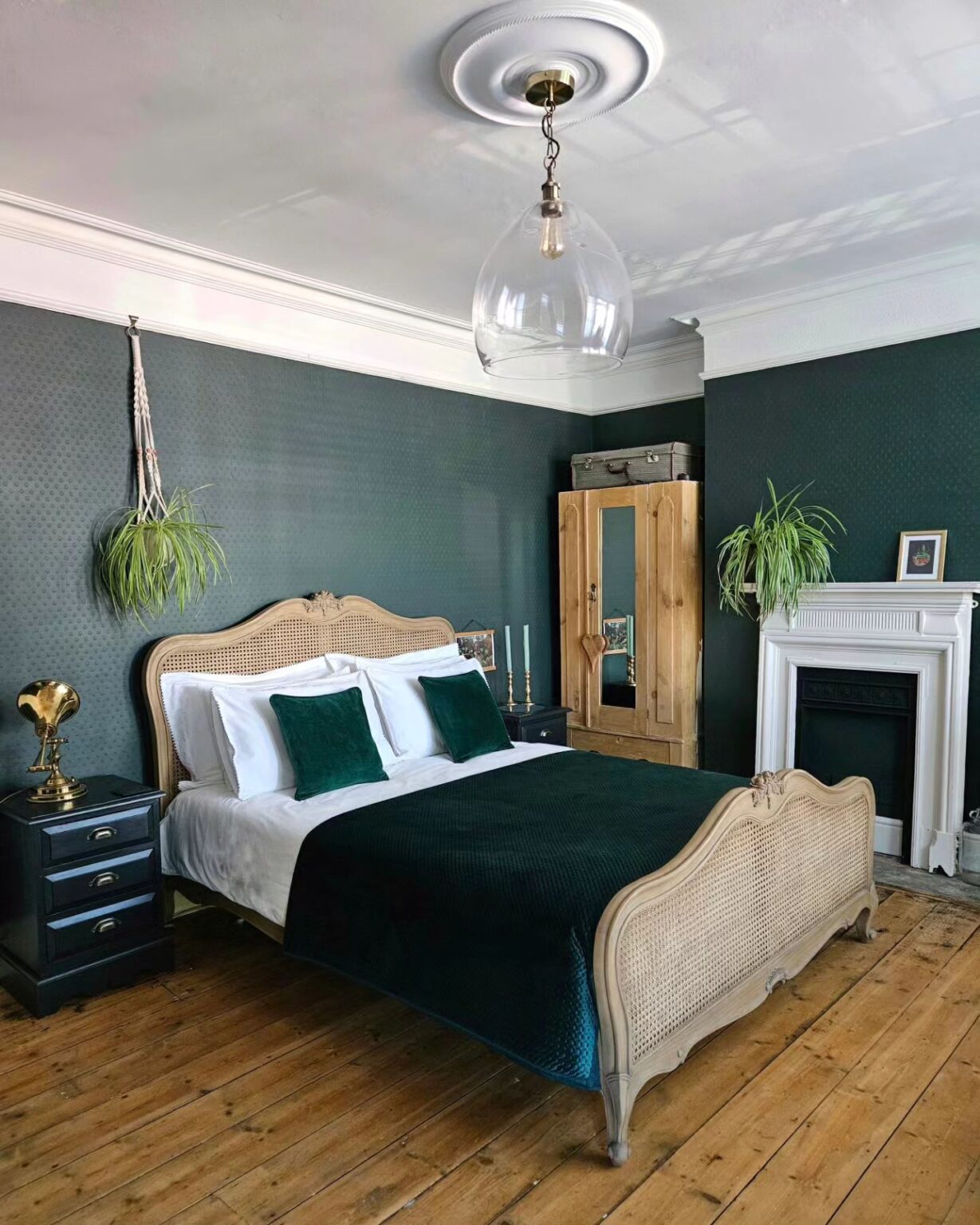 42 Stunning Green Bedroom Ideas for Every Style - Addicted To Organization