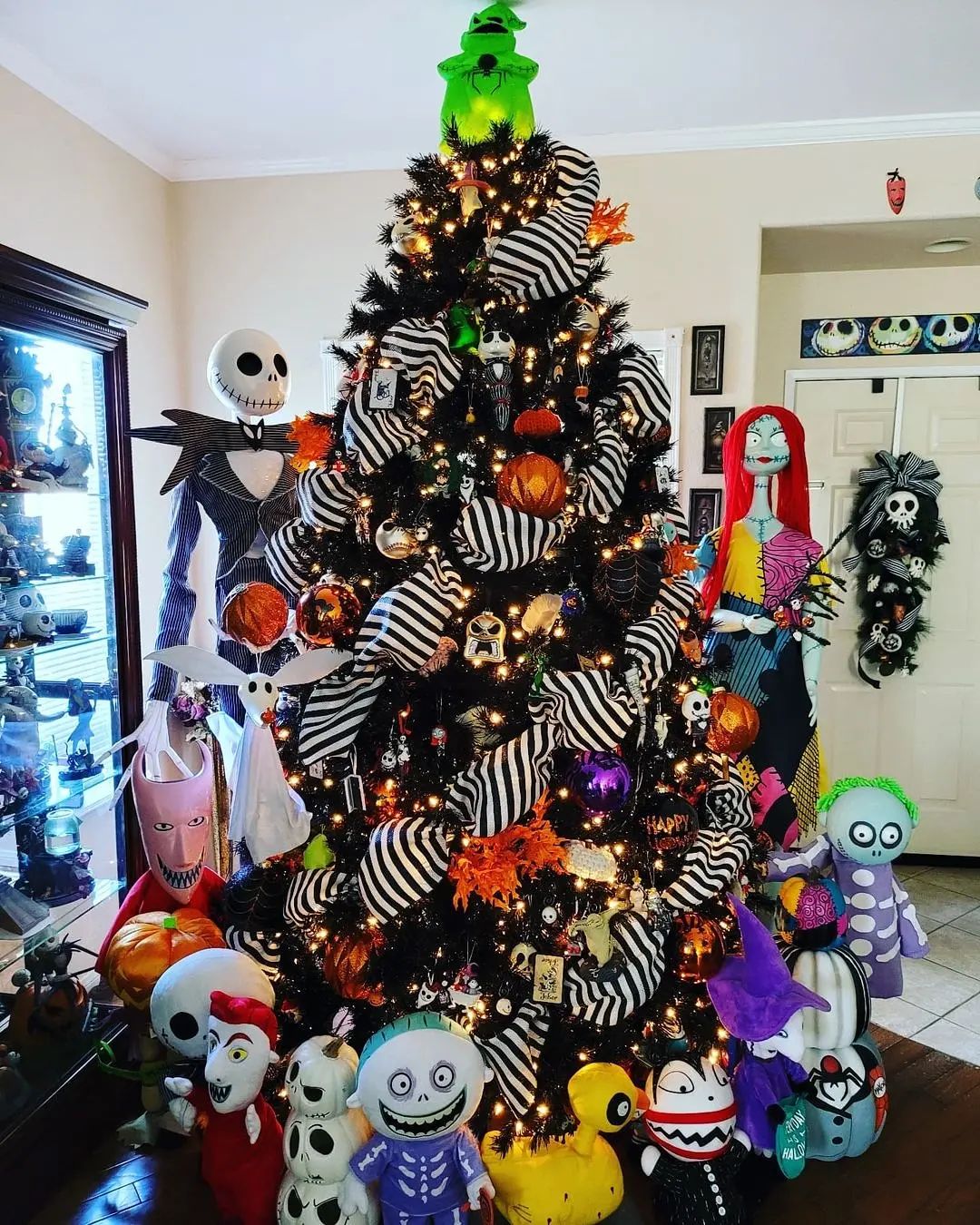 32 Best Nightmare Before Christmas Tree Ideas to Try This Year ...