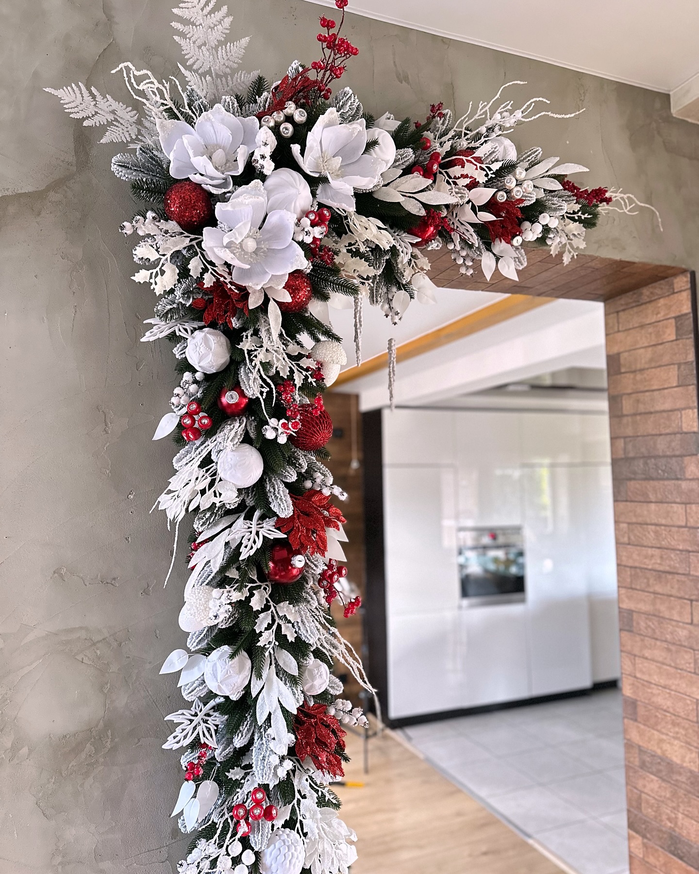 33 Stunning Christmas Garland Ideas for 2024 - Addicted To Organization