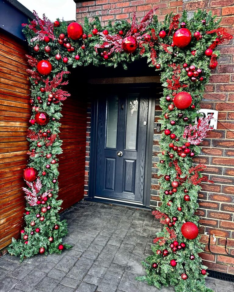 33 Stunning Christmas Garland Ideas for 2024 - Addicted To Organization