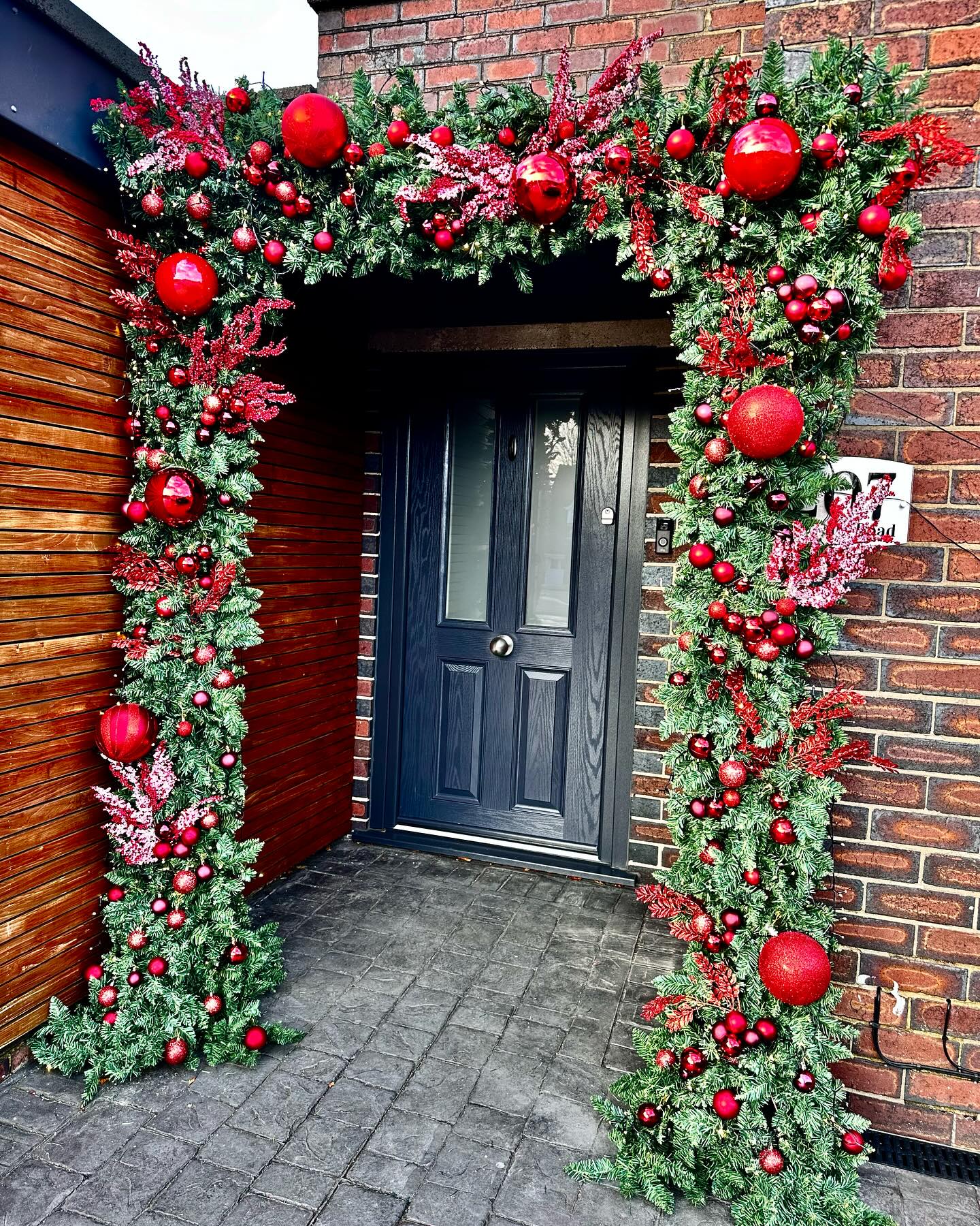 33 Stunning Christmas Garland Ideas for 2024 - Addicted To Organization